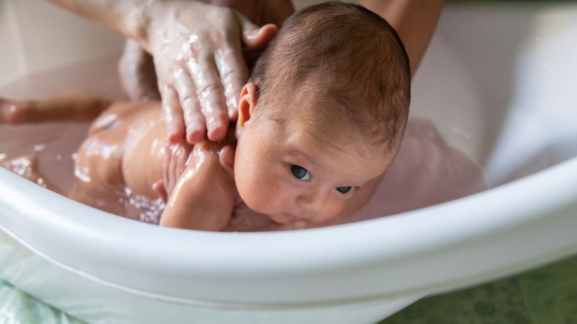 Das Baby baden - meine Hebammentipps - Mammacita